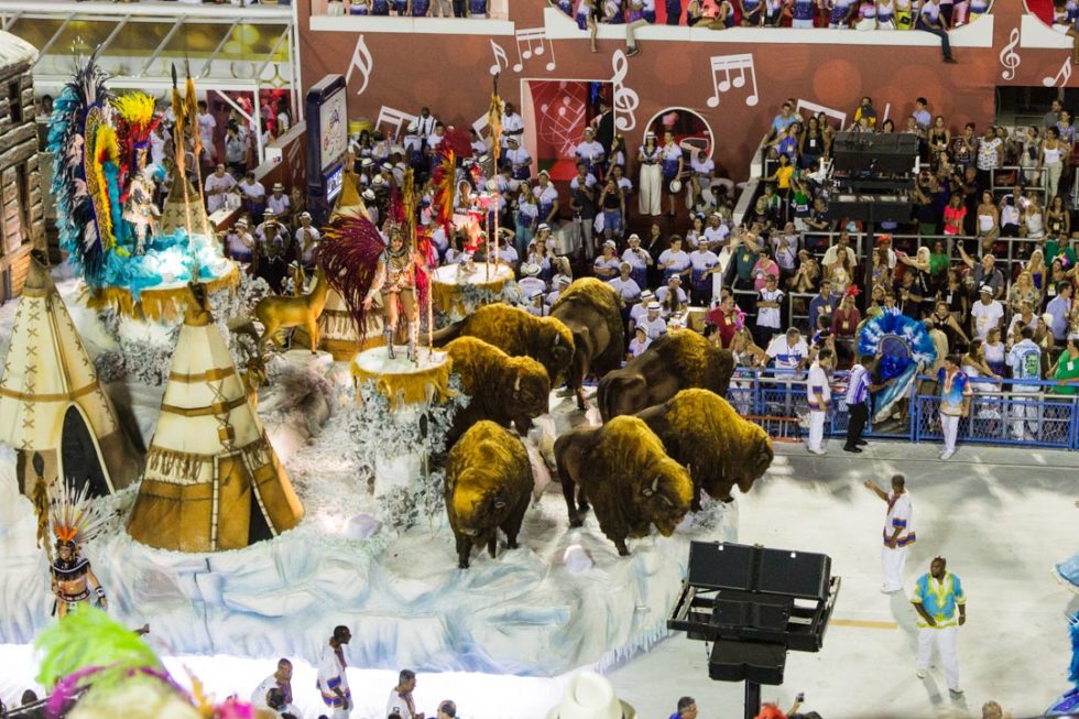 Sambakarnevaalien humua Rio de Janeirossa - Matkalla Missä Milloinkin